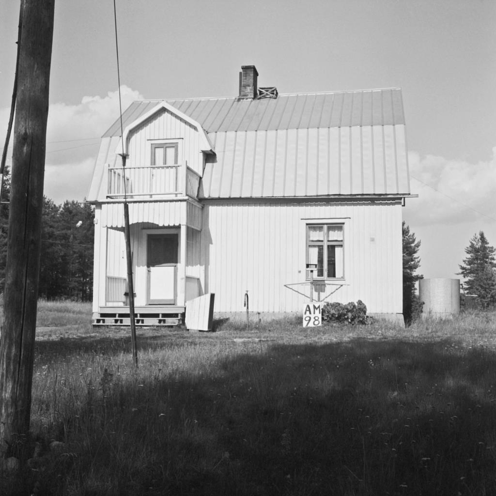 Bostadshus i Södra Sunderbyn. Ägare Maria Israelsson....